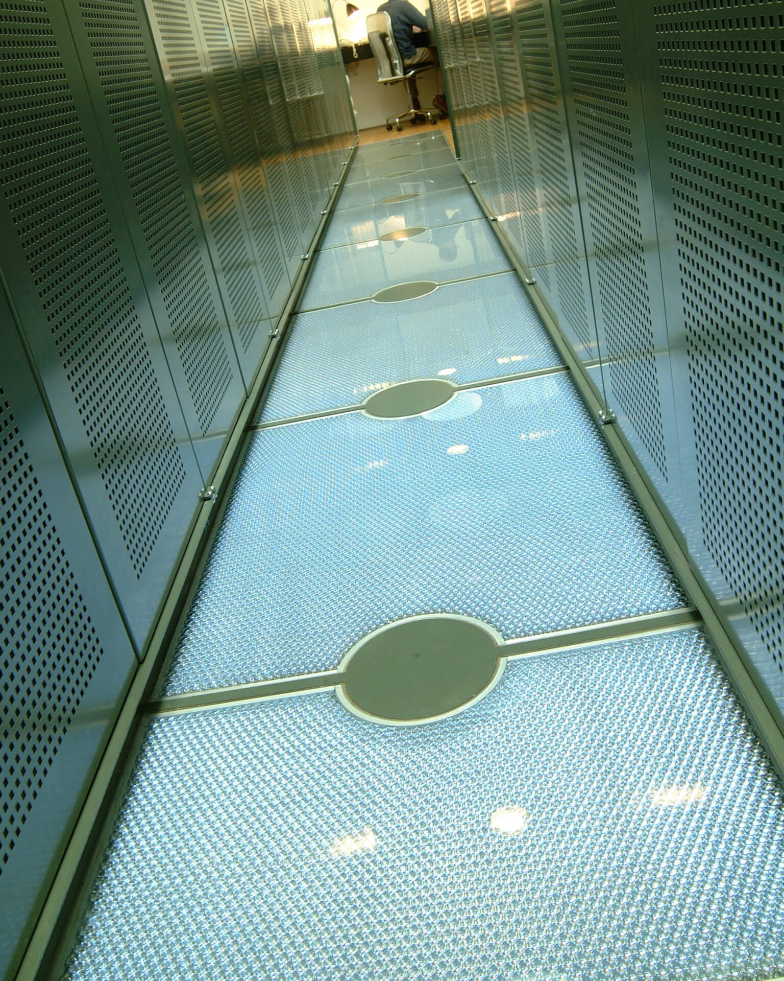 Toughened glass panels for architecture & interior design applications