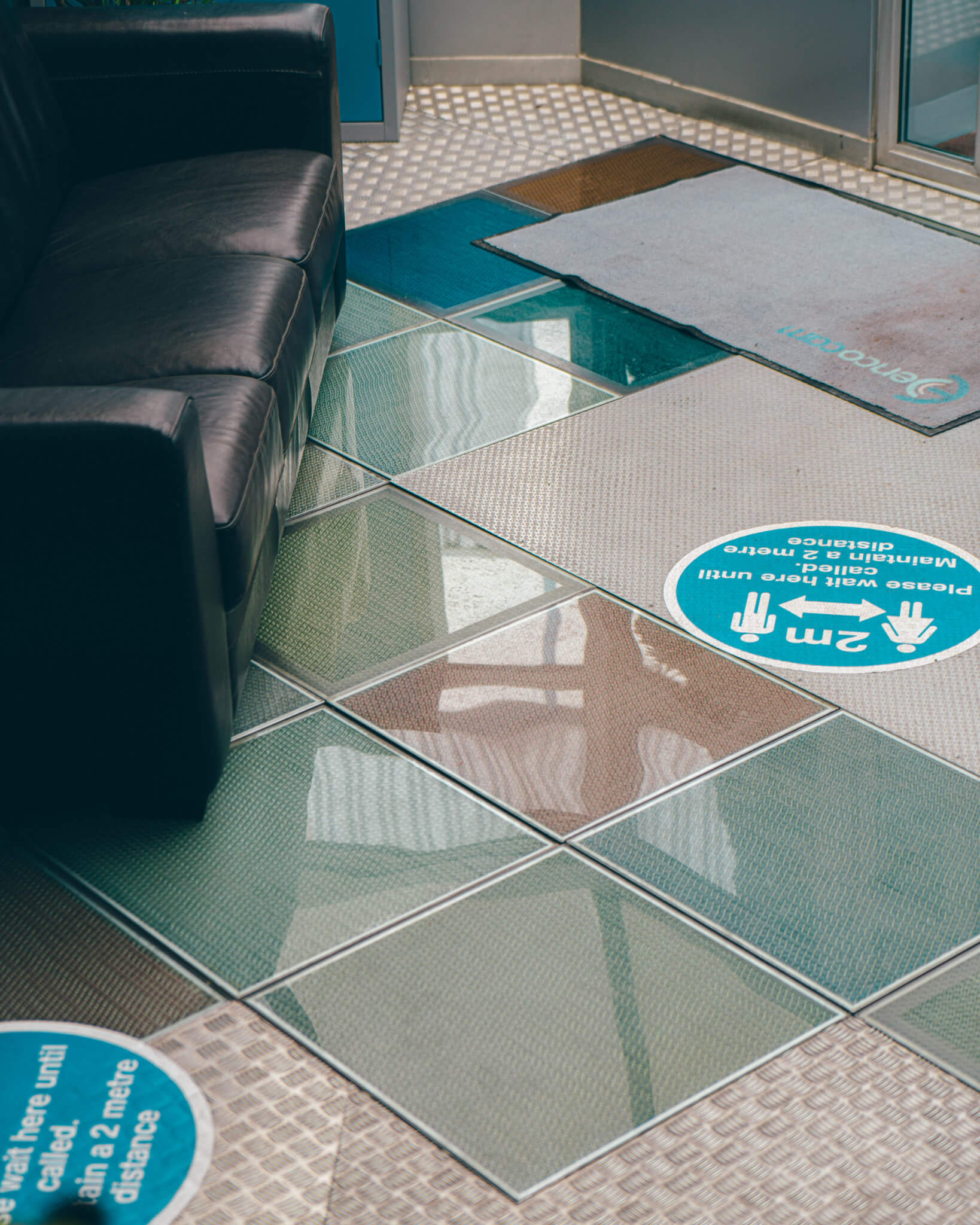 Translucent flooring panels | Structural glass flooring